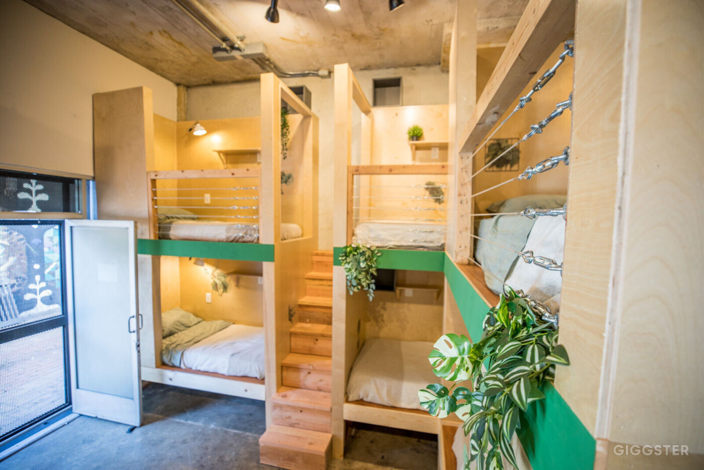 Custom Bunks Co-Living at PodShare Hollywood/Vine | Rent this location ...