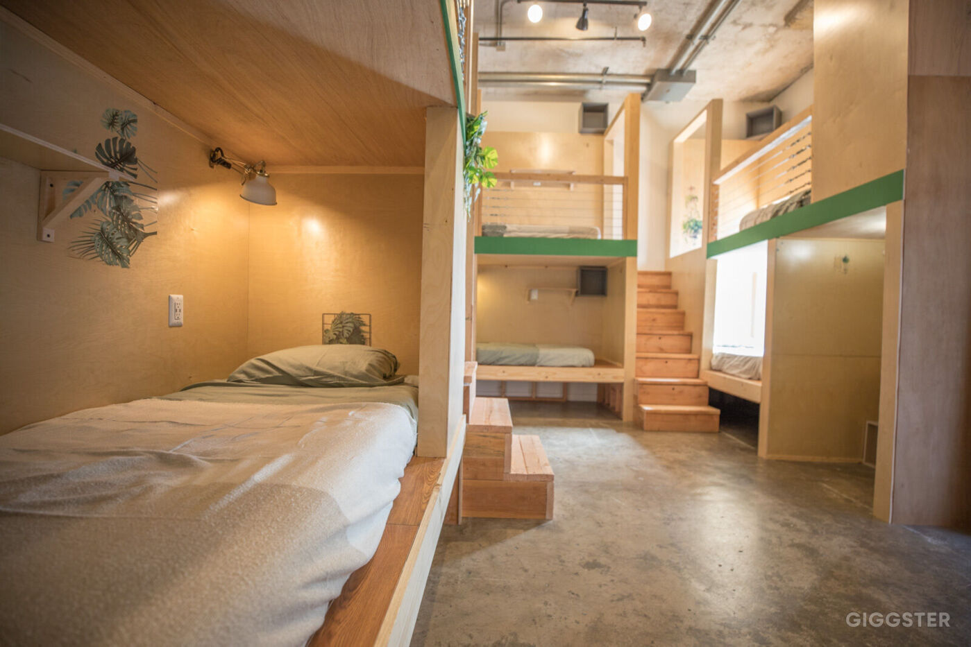 Custom Bunks Co-Living at PodShare Hollywood/Vine | Rent this location ...