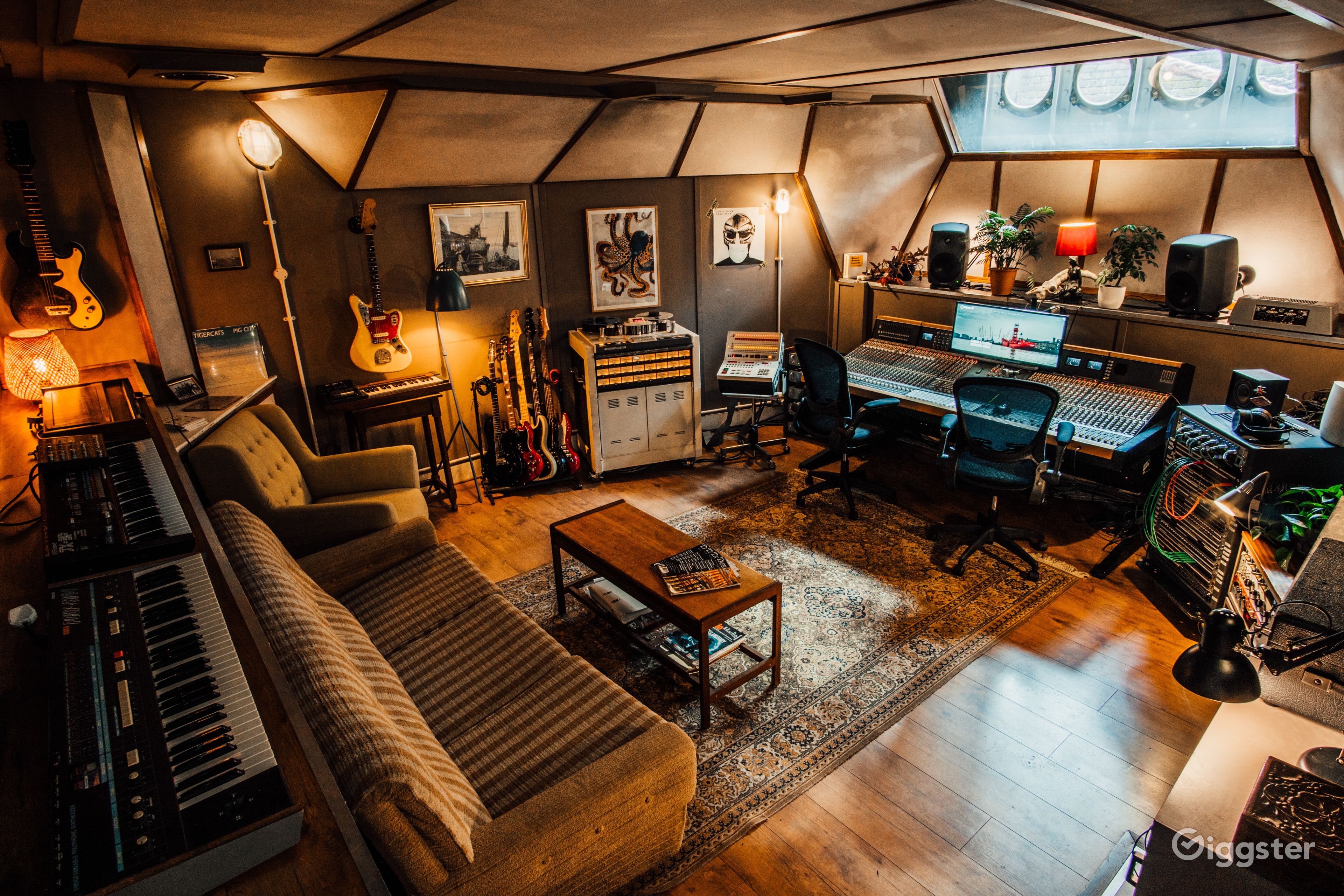 Londons' Floating Recording Studio | Rent this location on Giggster