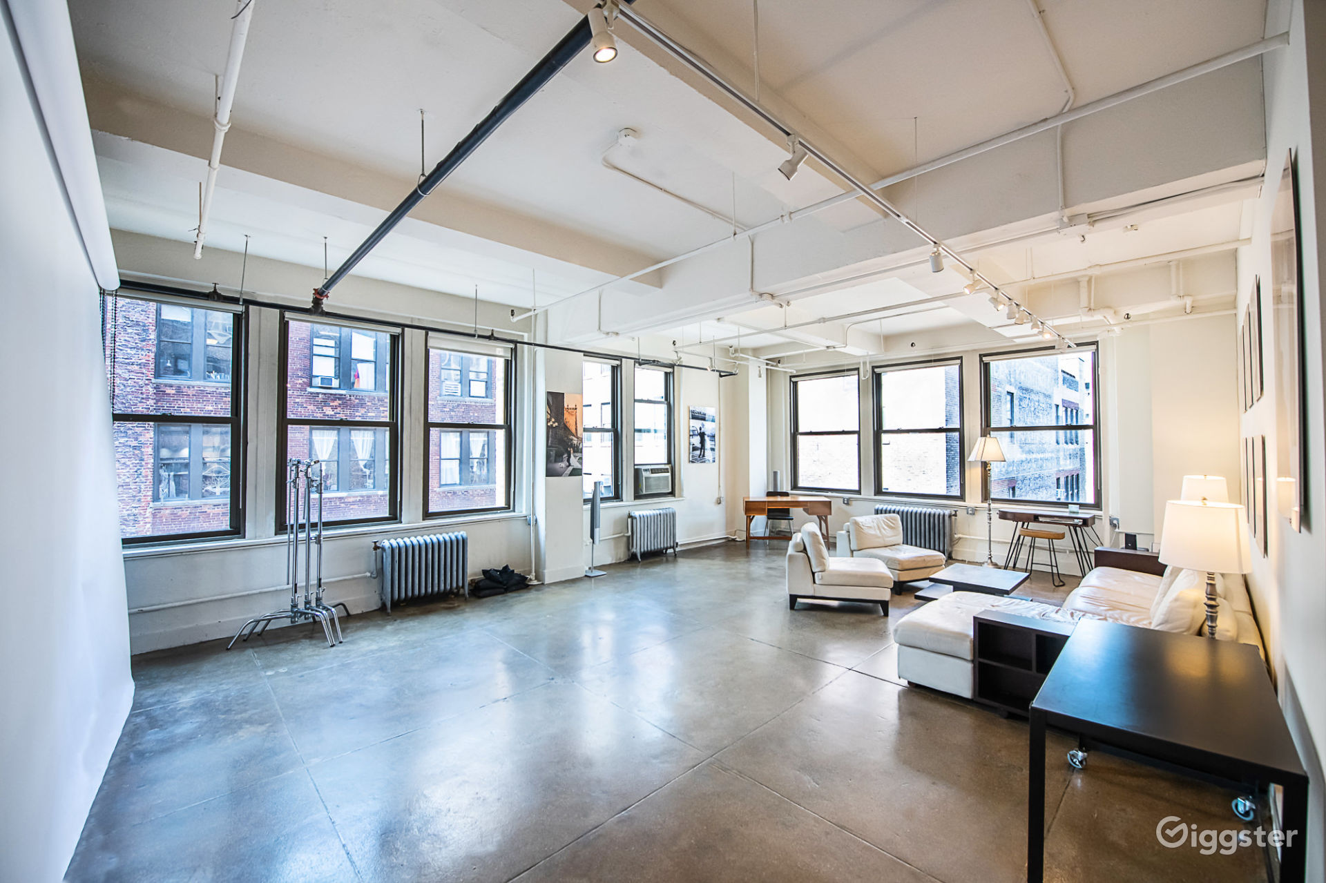 Fantastic Midtown Art Studio with skyline views! | Rent this location ...