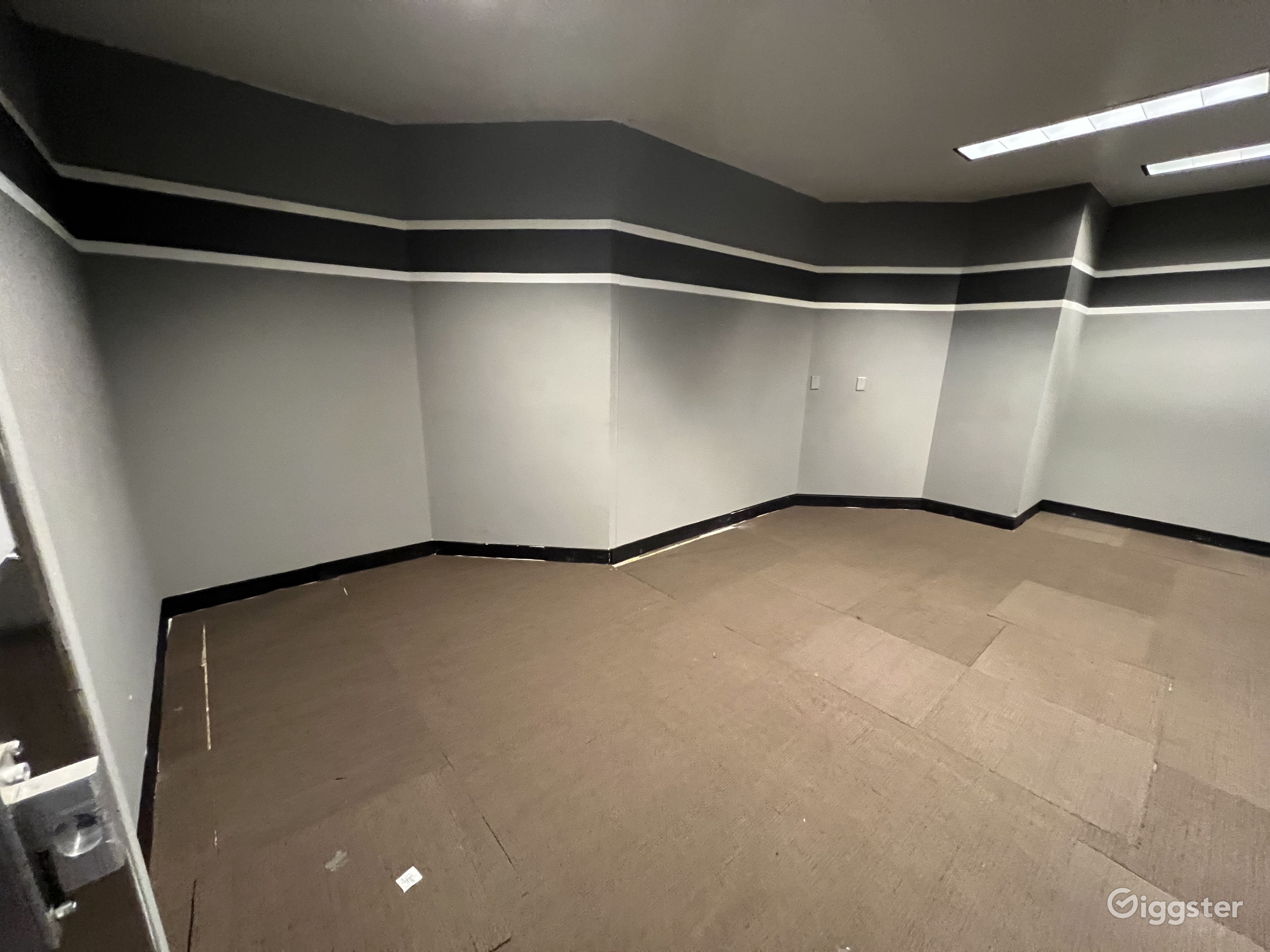 Bank with Vault in Office Building | Rent this location on Giggster