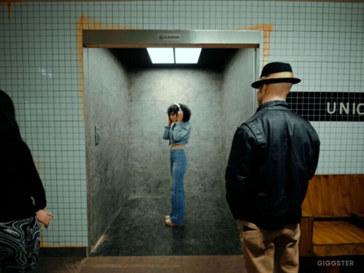 Underground subway/station, Elevator, Newspaper rm | Rent this location ...