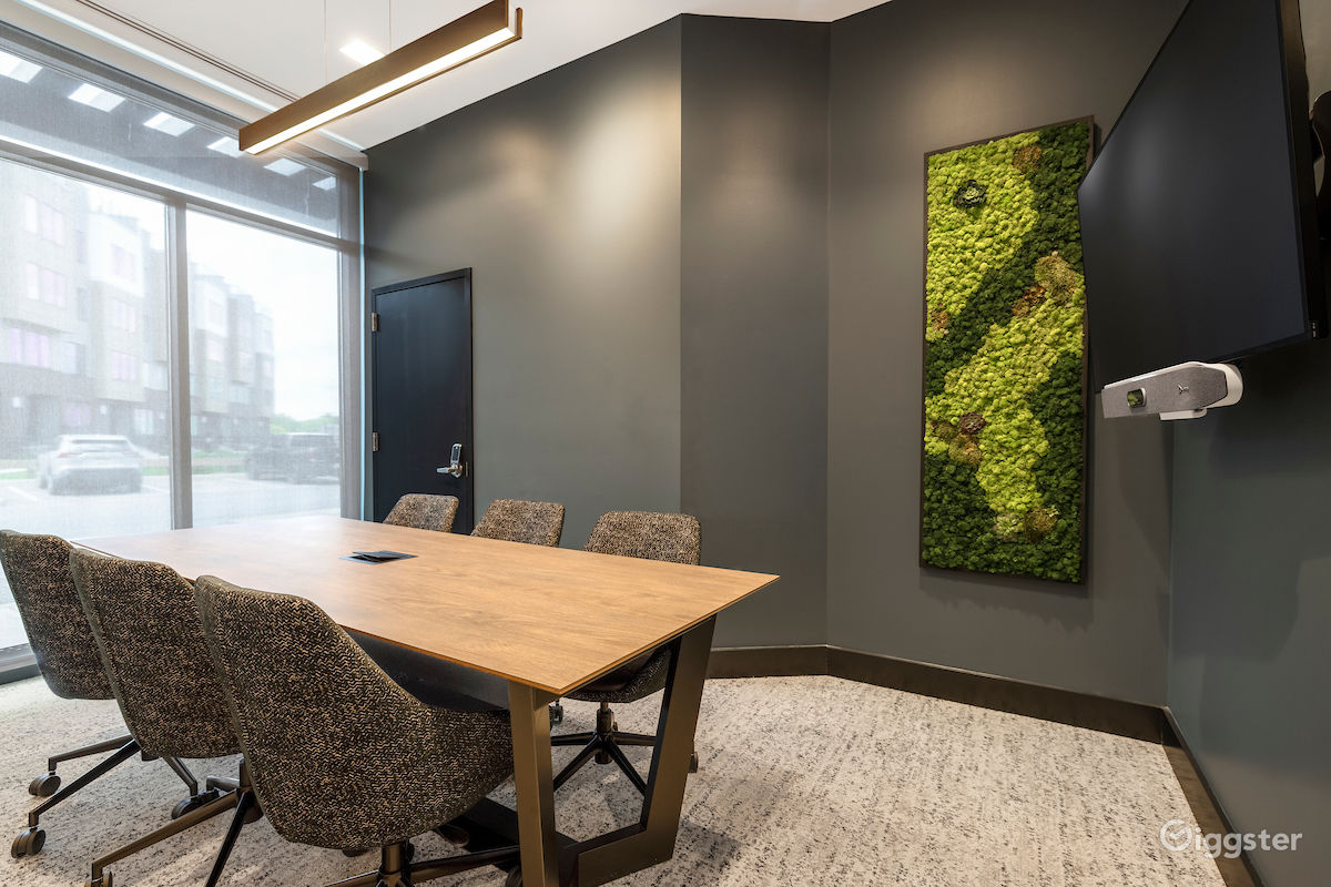Earthy Conference Room in King of Prussia | Rent this location on Giggster