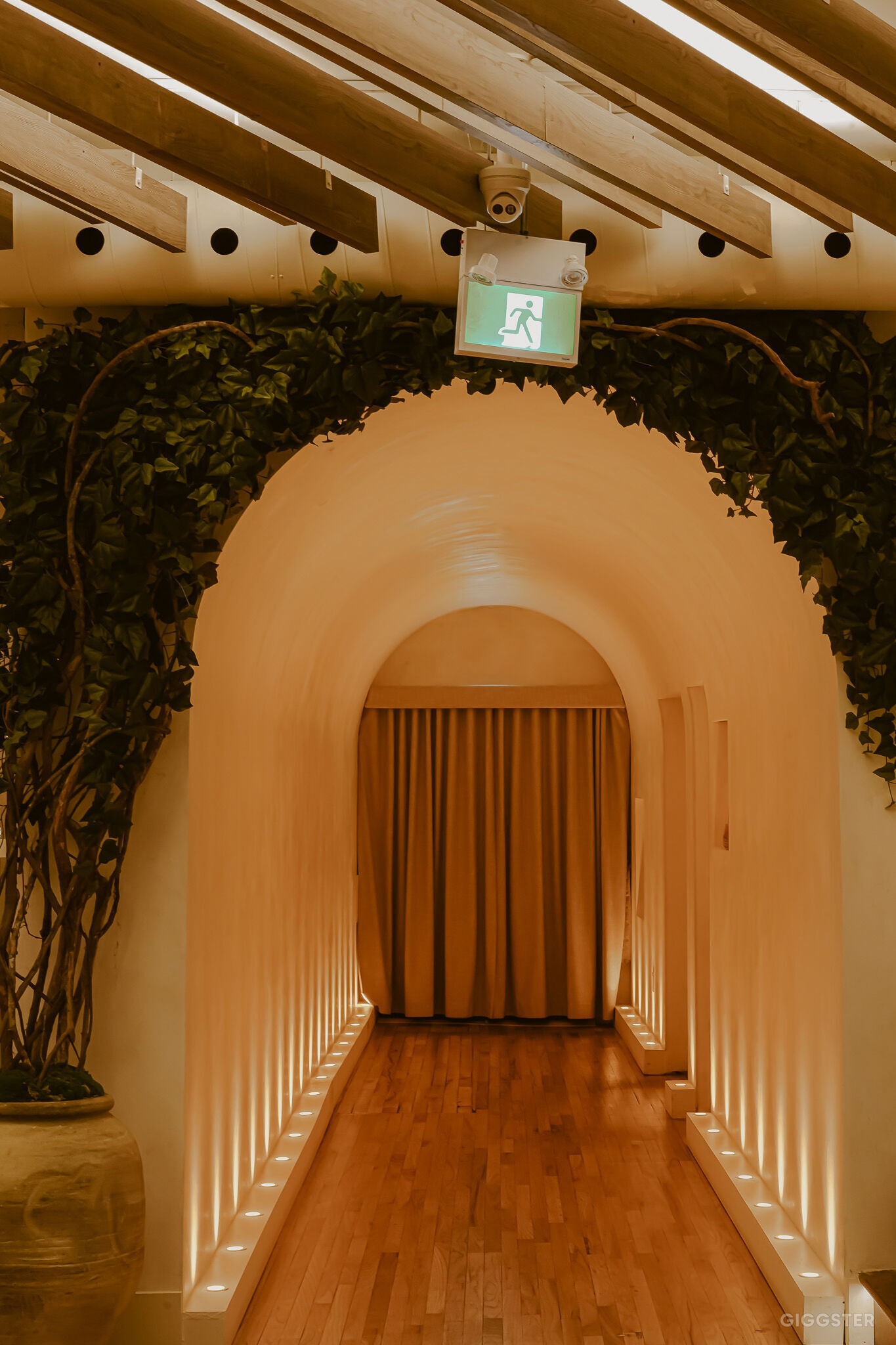 5000 Square-Foot Premier Restaurant Toronto | Rent this location on ...