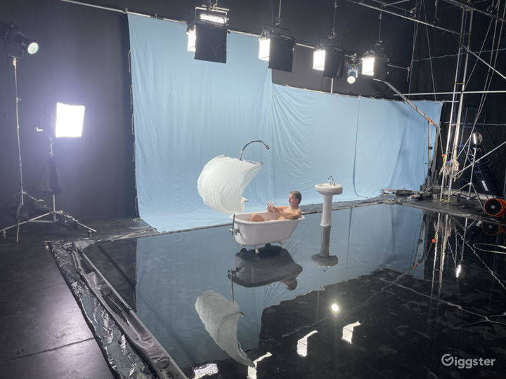 Huge Water and Rain Stage | Rent this location on Giggster