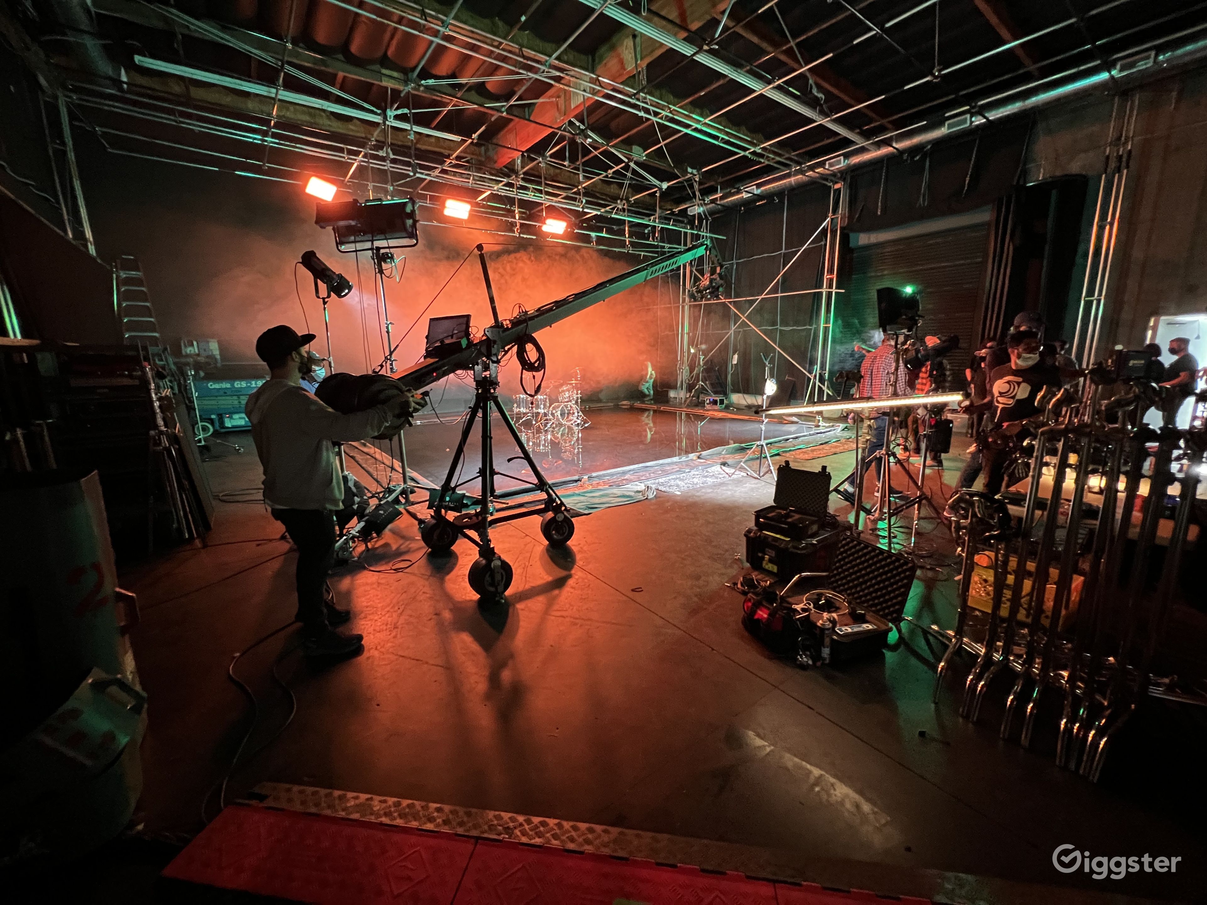 Huge Water and Rain Stage | Rent this location on Giggster