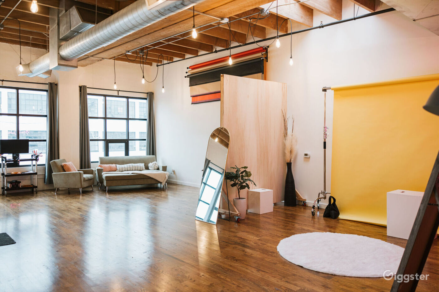 Central Creative Studio with Natural Lighting | Rent this location on ...