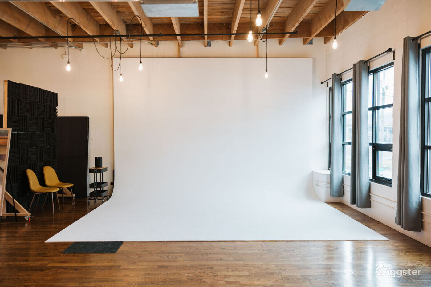 Central Creative Studio with Natural Lighting | Rent this location on ...