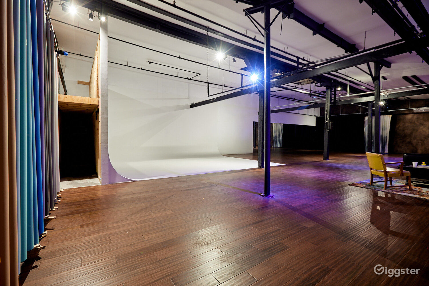 Stage 4 - Industrial Dance Studio with Cyc | Rent this location on Giggster