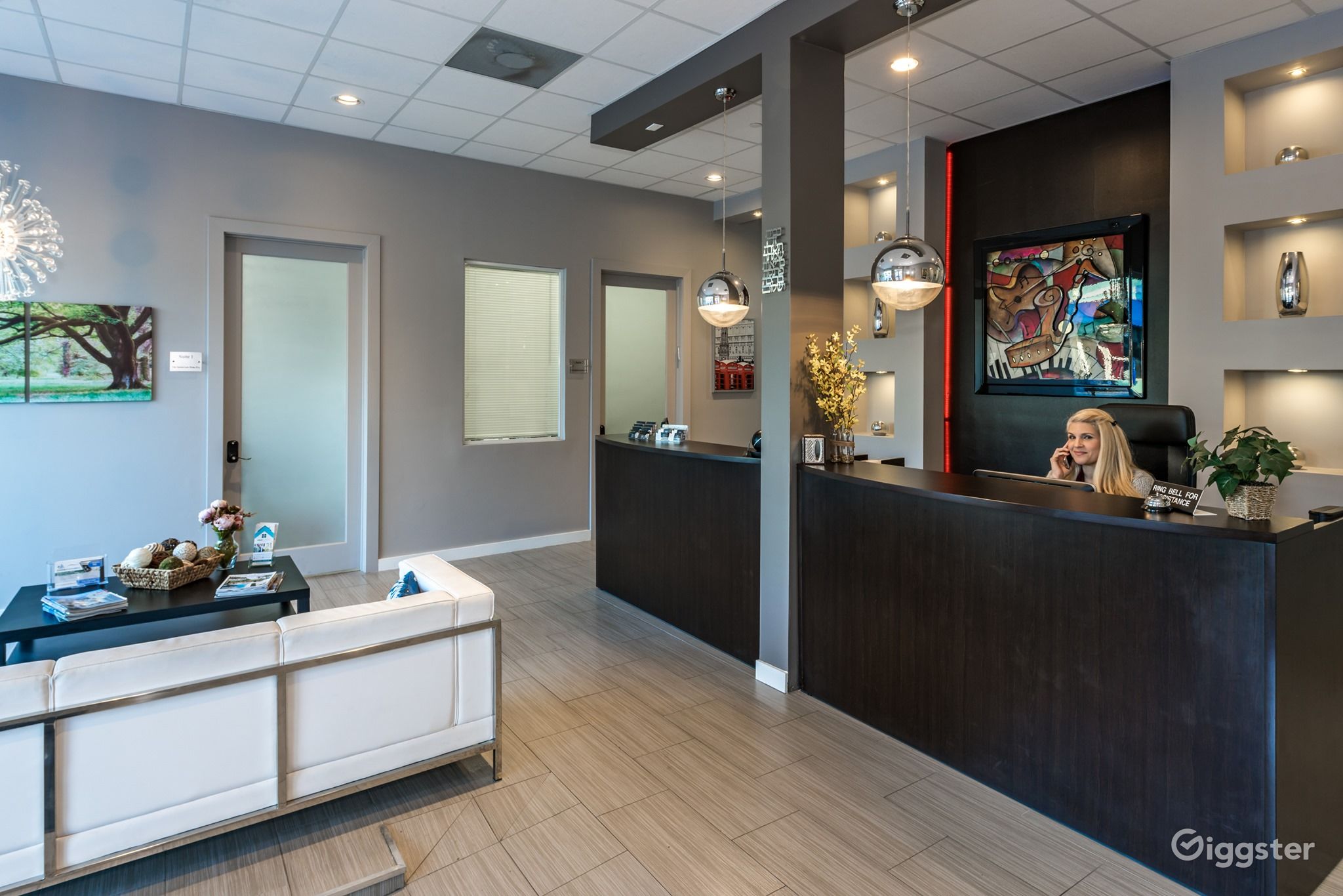 Simple and Minimalist Lobby | Rent this location on Giggster