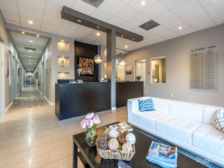 Simple and Minimalist Lobby | Rent this location on Giggster