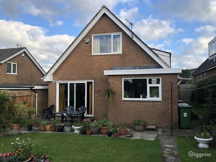 Stunning 1970's detached house with mountain views | Rent this location ...