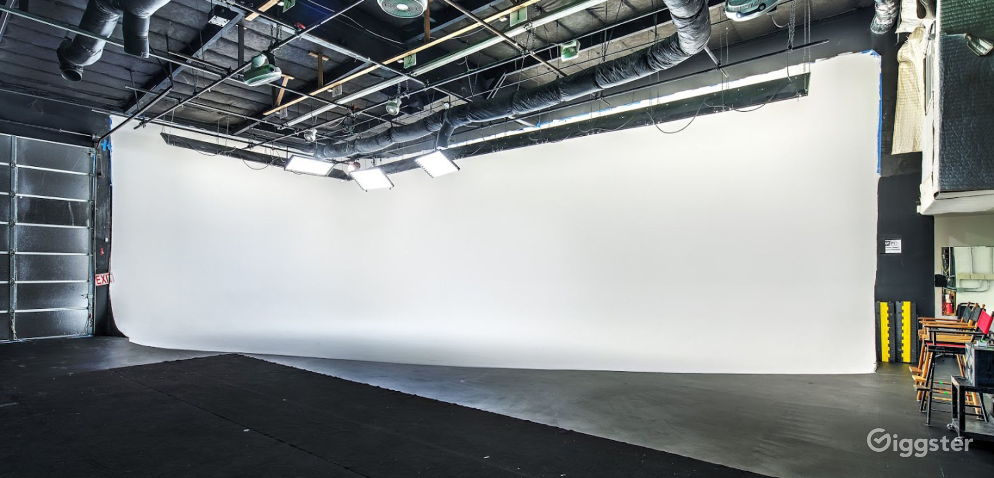 Film Studio - White Cyc, Black 360, Green Screen | Rent this location ...