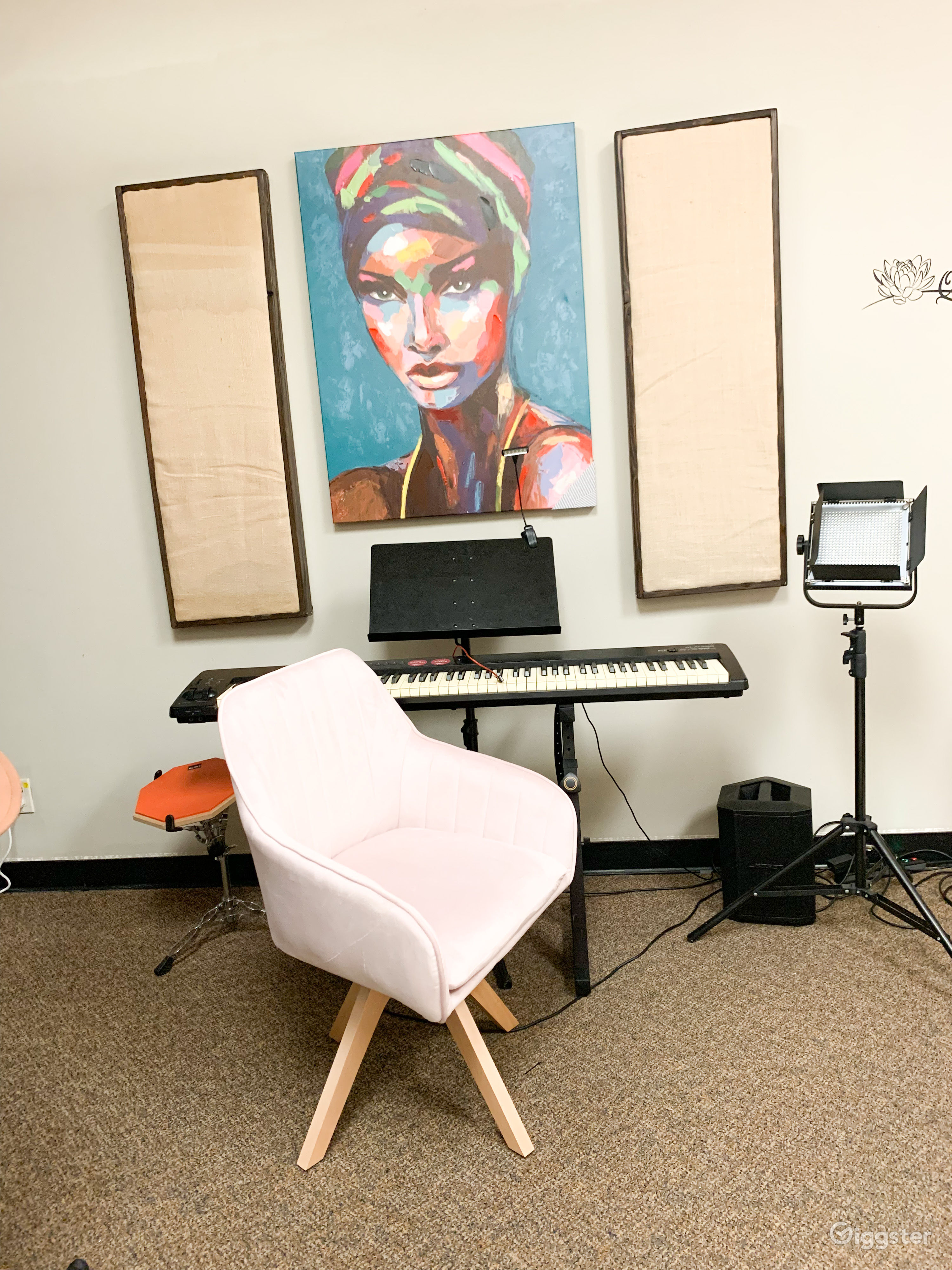 Downtown creative music studio | Rent this location on Giggster