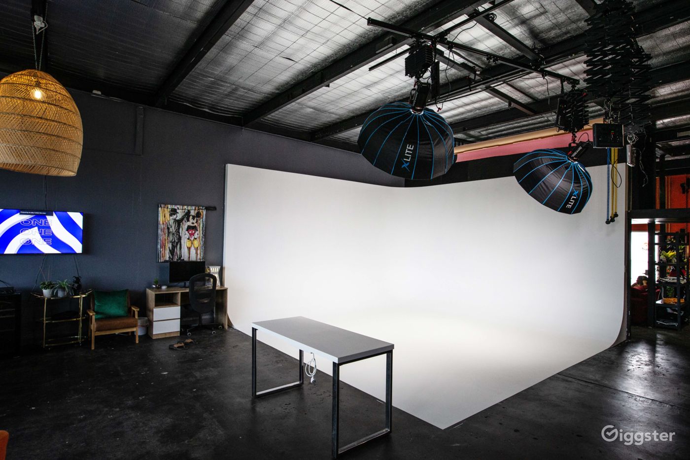 Photo Studio & Space Southport | Rent this location on Giggster