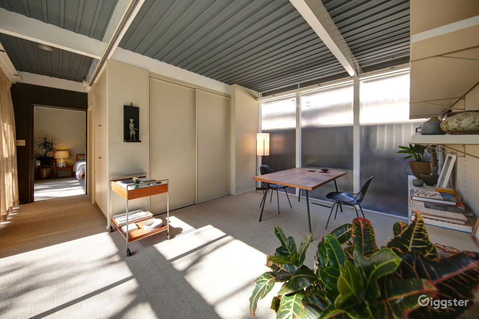 Retro No.450 | Rent this location on Giggster