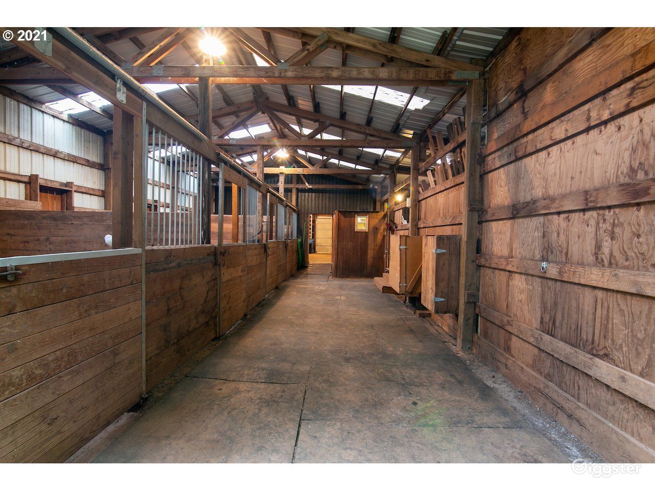 Well Maintained Farm House in Washington | Rent this location on Giggster
