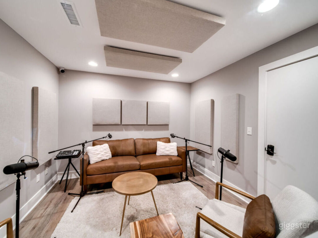 Private Podcasting Space for Creators – Hendersonville | Rent this location on Giggster