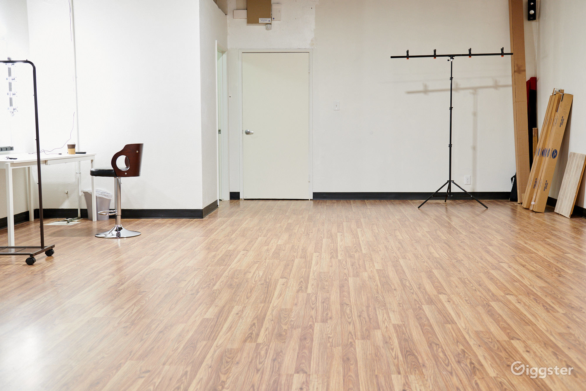 Spacious and Fully-Equipped Private Photo Studio | Rent this location ...