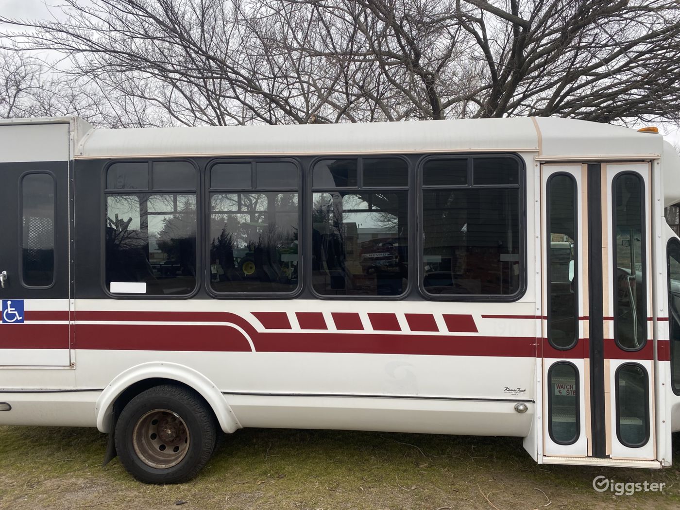 20 passenger bus | Rent this location on Giggster