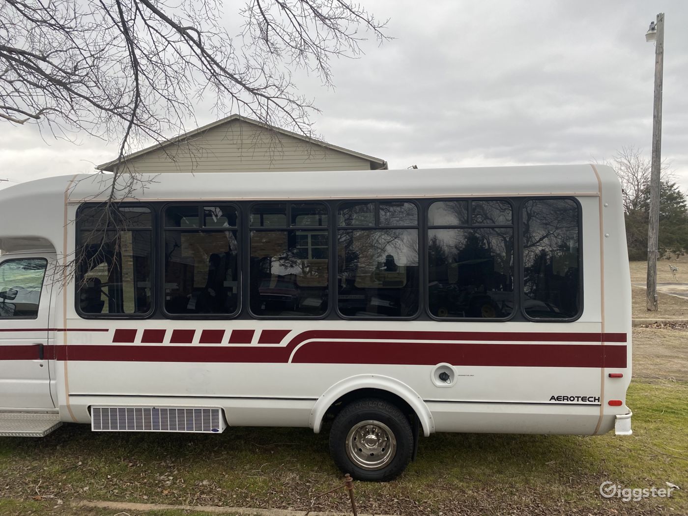 20 passenger bus | Rent this location on Giggster