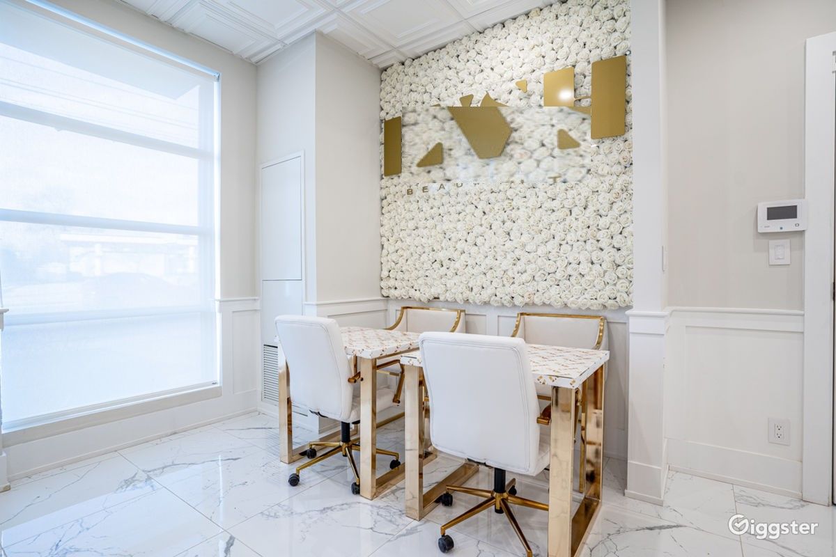 Luxury All White & Gold Style Beauty Space | Rent this location on Giggster