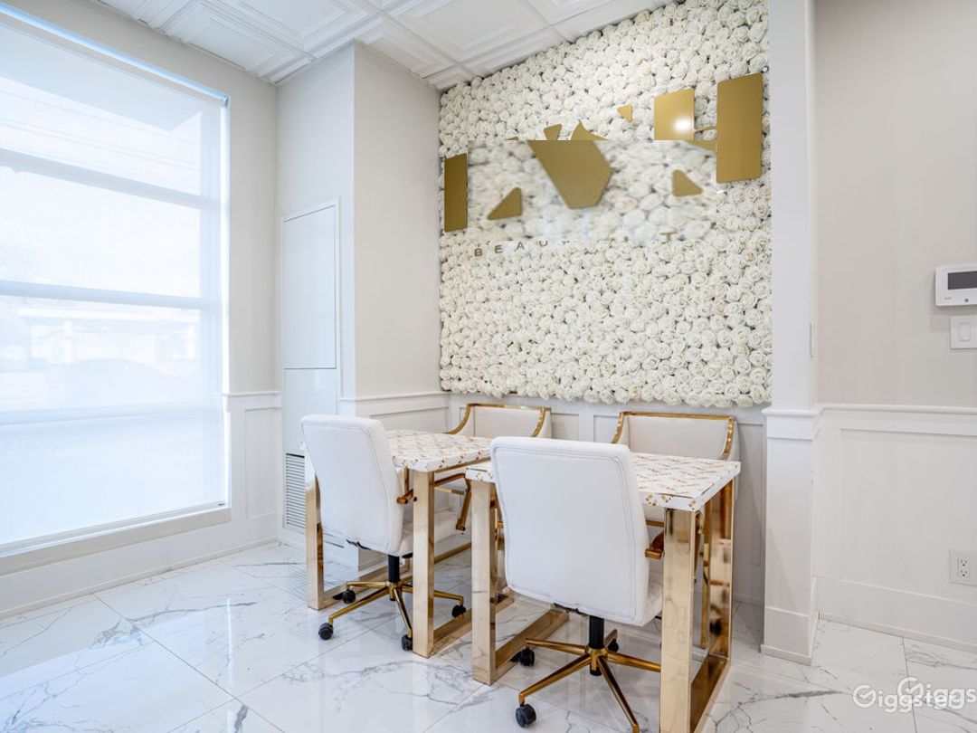 White Beauty Space for Rent | Luxury All-White Studio | Giggster