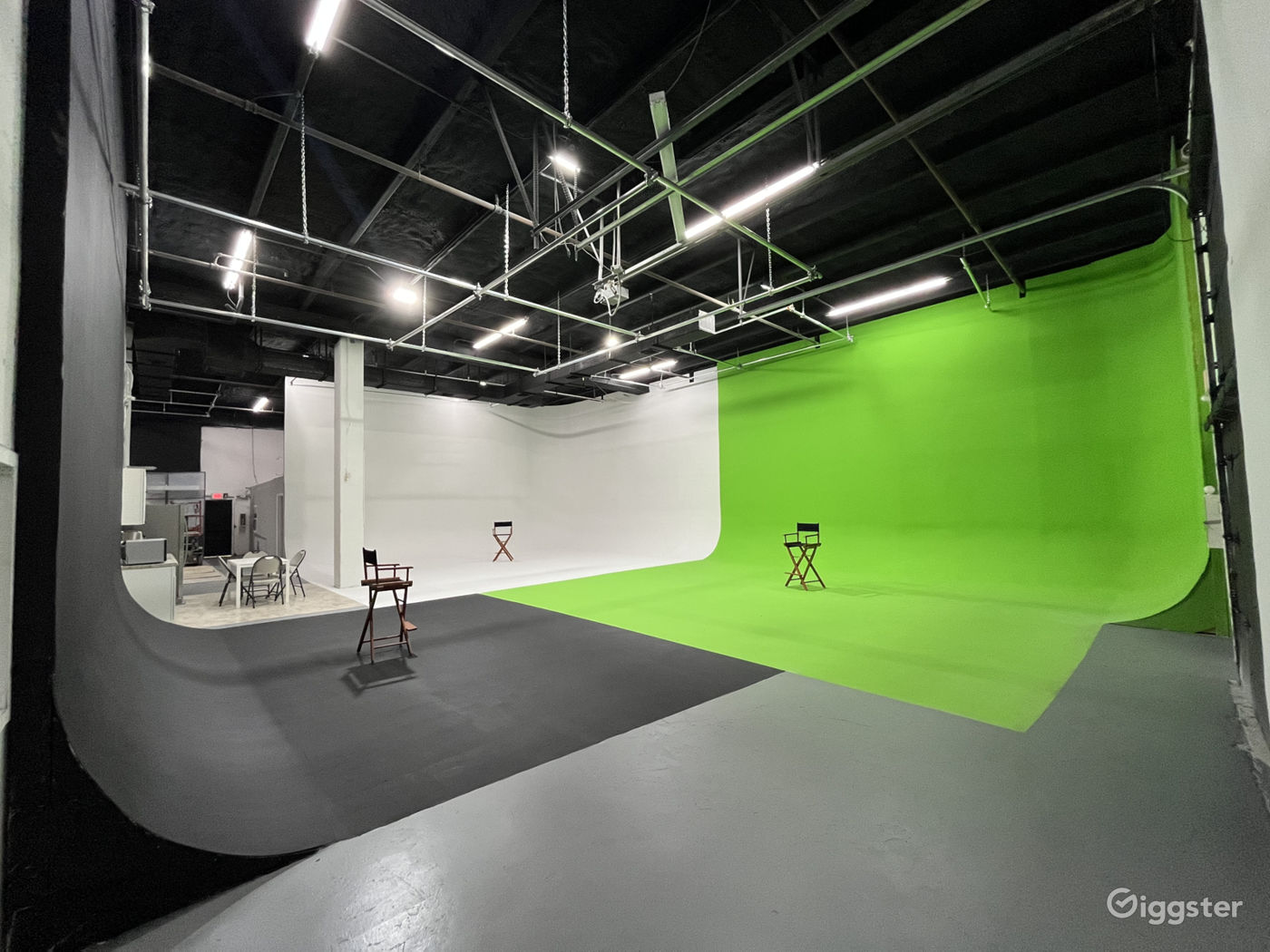 Studio with White Cyc, Green Screen, Black Void | Rent this location on ...