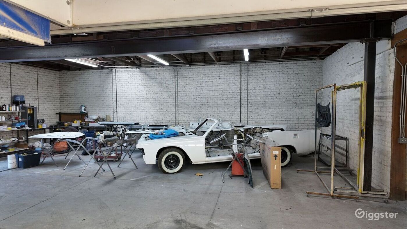 Industrial Auto Shop Car Garage Office Parking Lot | Rent this location ...