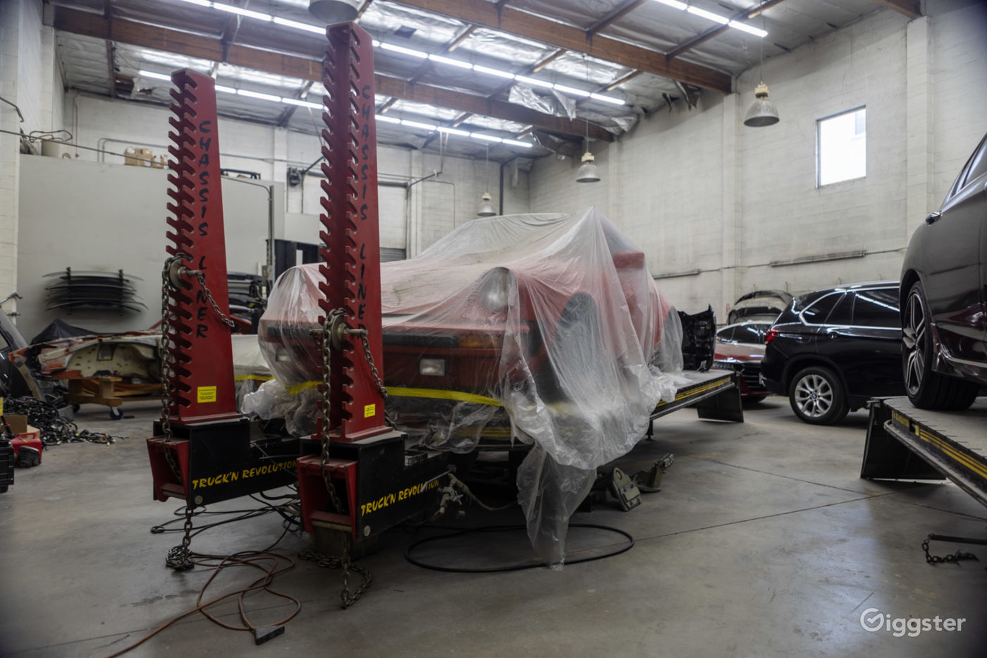 Huge Autobody Garage, Office, and Outdoor Area | Rent this location on ...