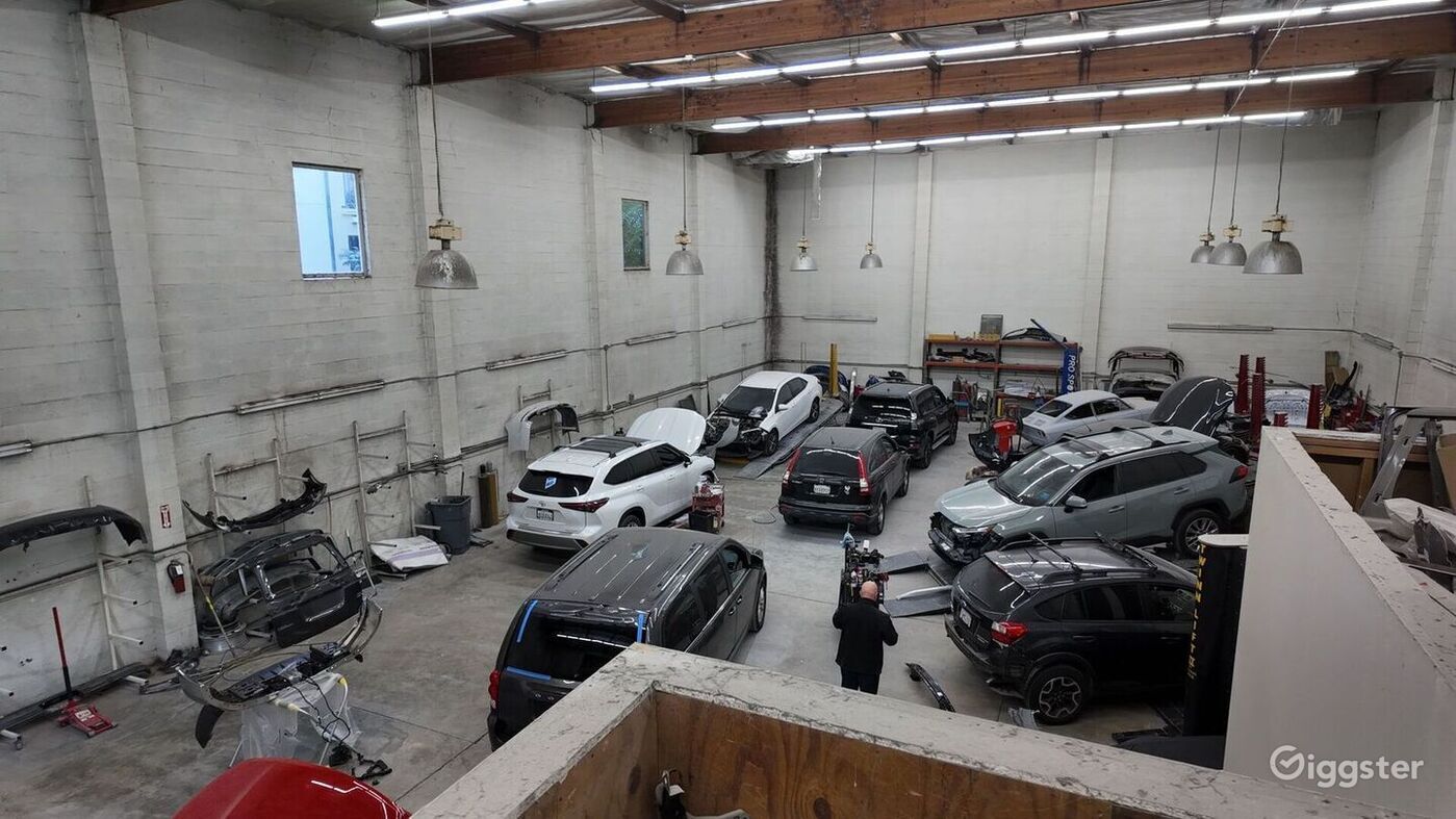 Industrial Auto Shop Car Garage Office Parking Lot | Rent this location ...