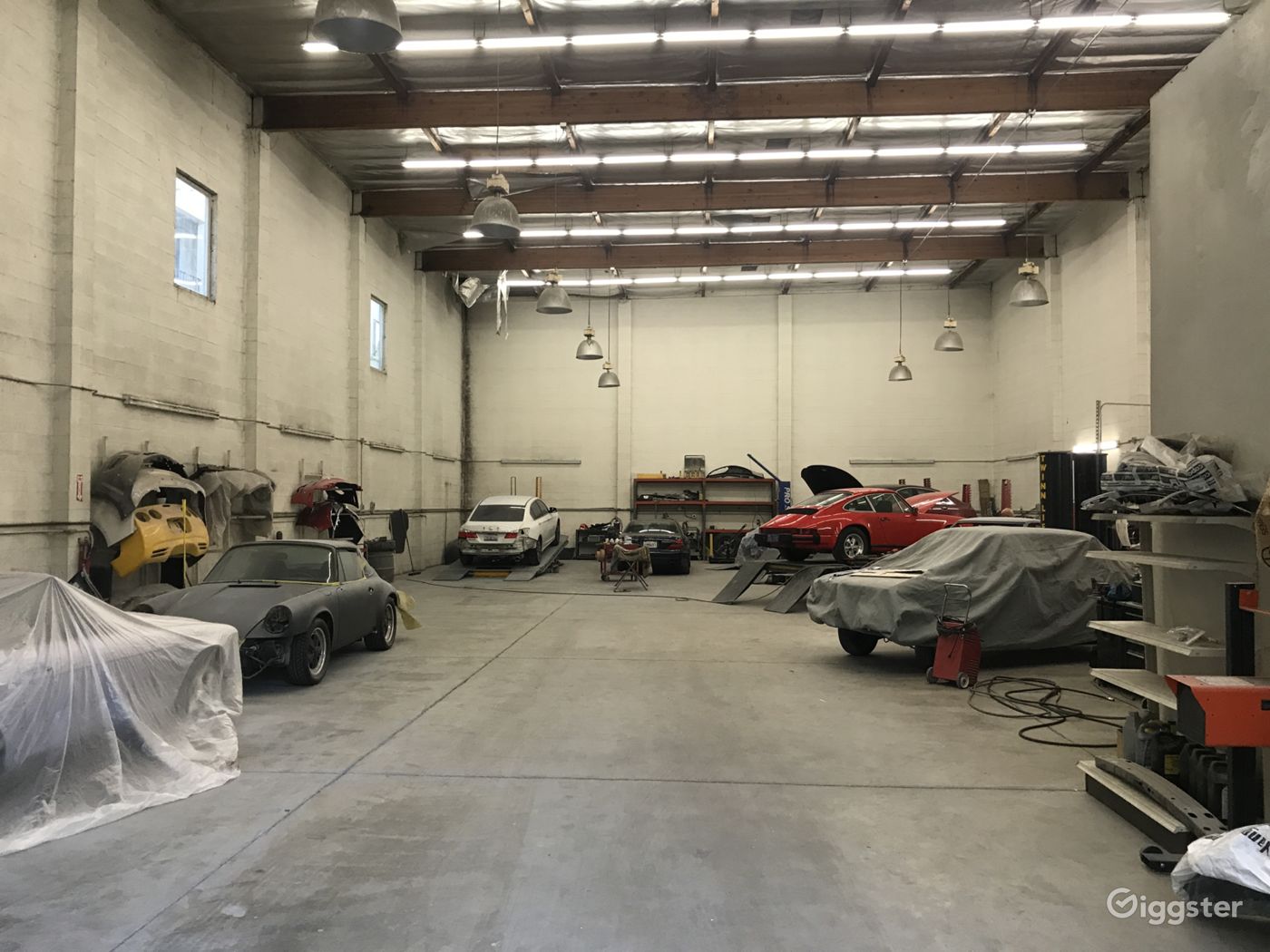 Industrial Auto Shop Car Garage Office Parking Lot | Rent this location ...