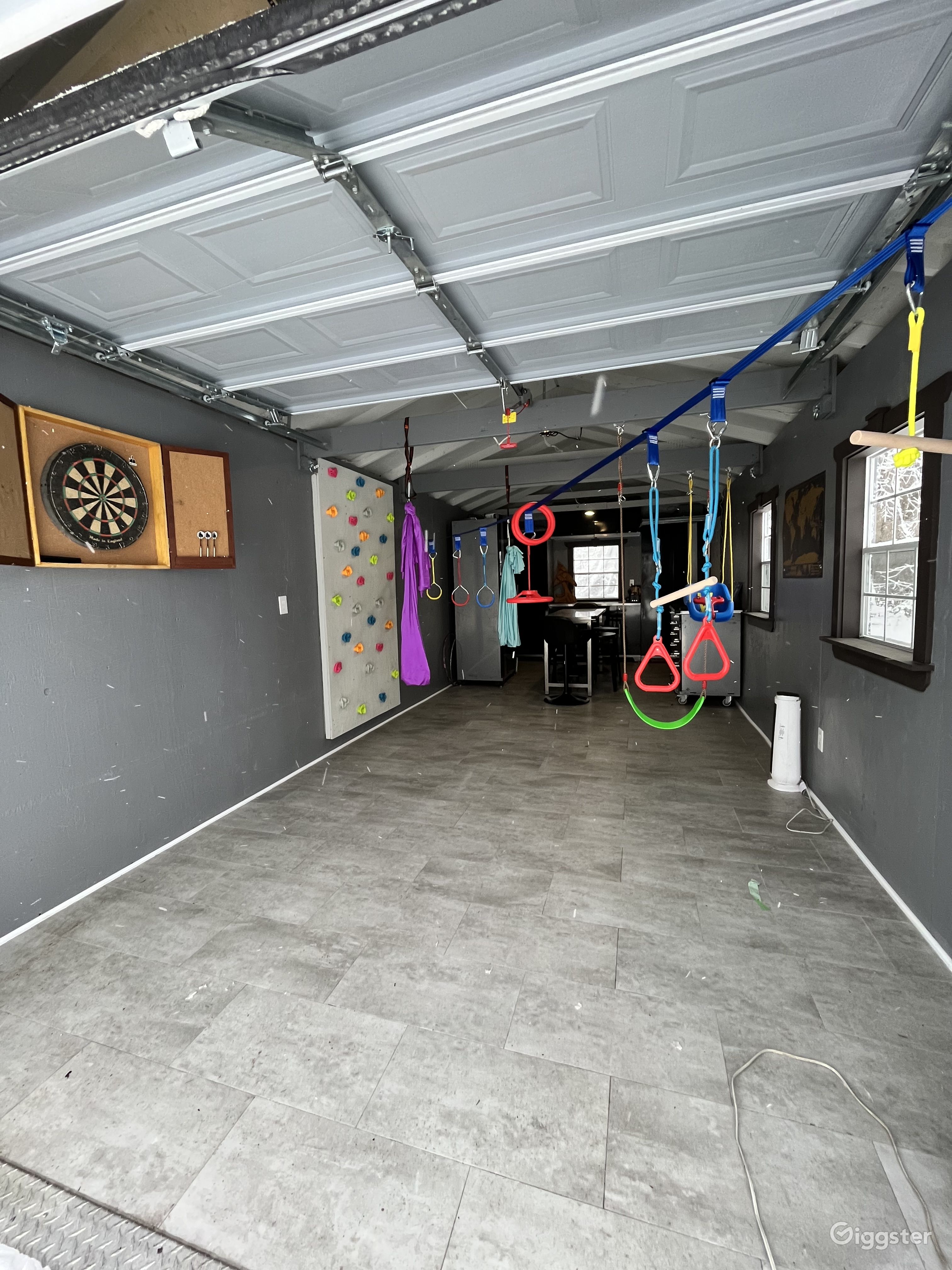 Luxury Modern Garage - Workshop, Bar, Climb, Swing | Rent this location ...