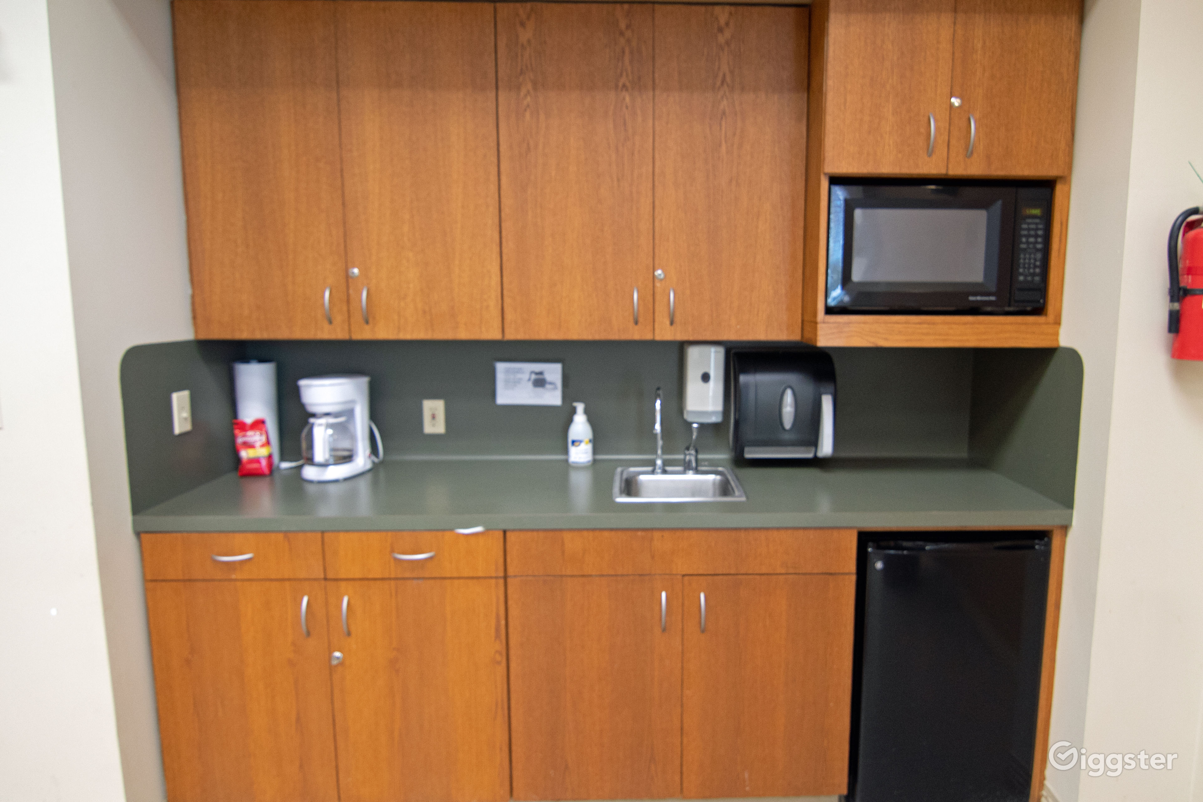 Well-lit Library Meeting Room in Zachary | Rent this location on Giggster