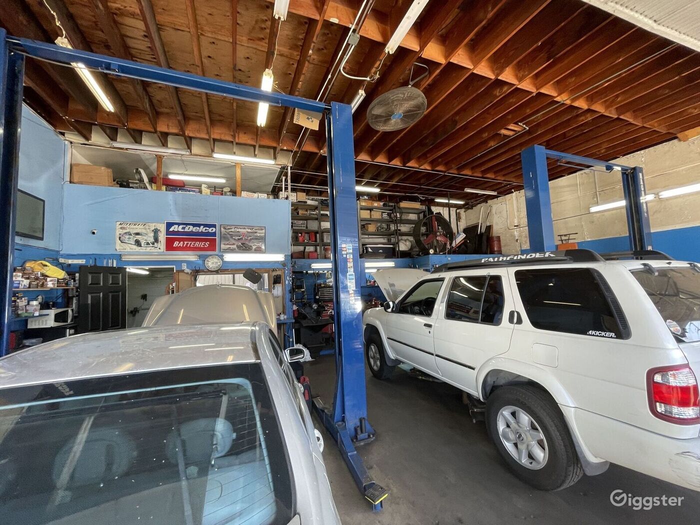 Autobody Shop With Two Bays | Rent this location on Giggster