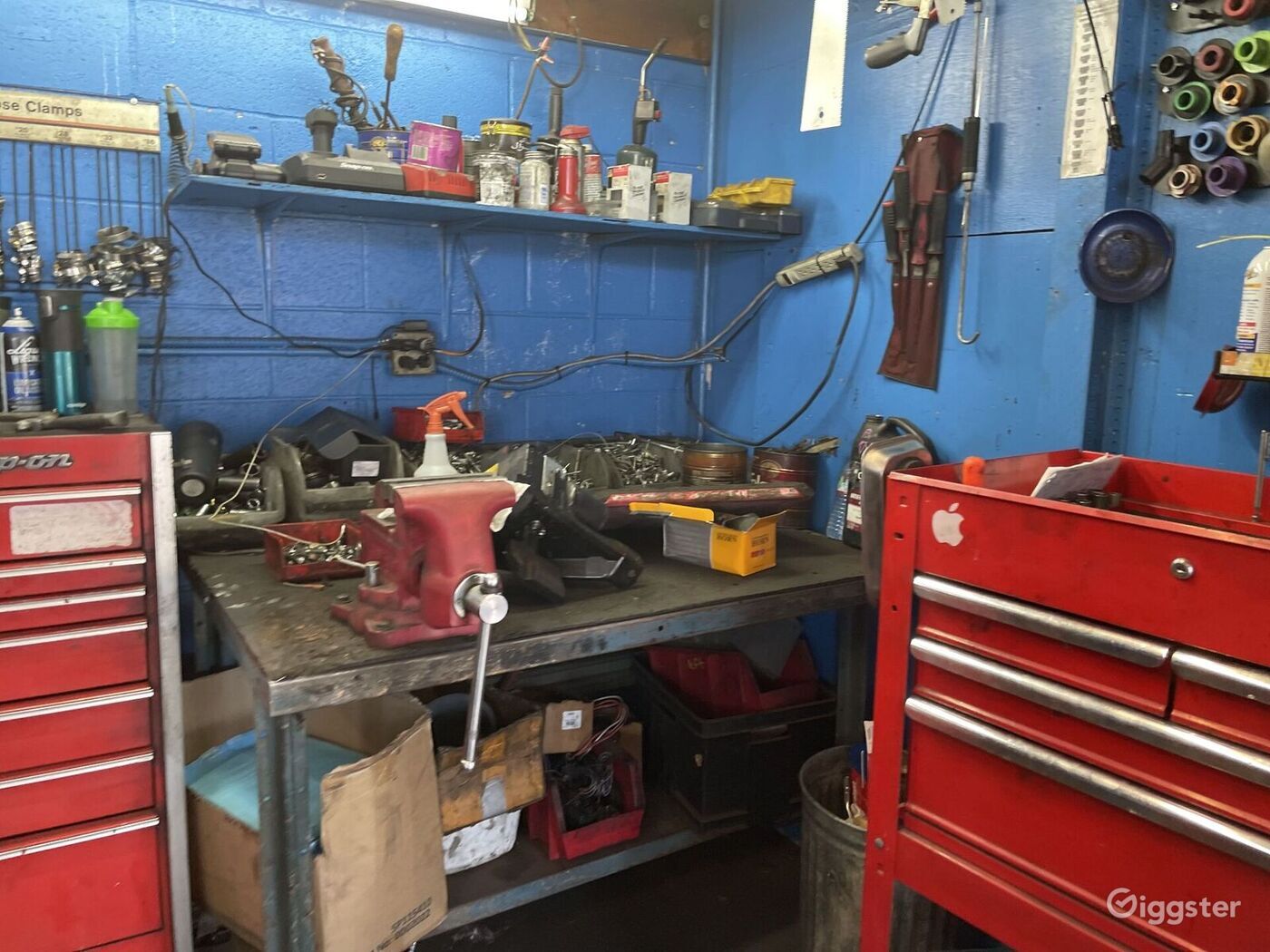 Autobody Shop With Two Bays | Rent this location on Giggster