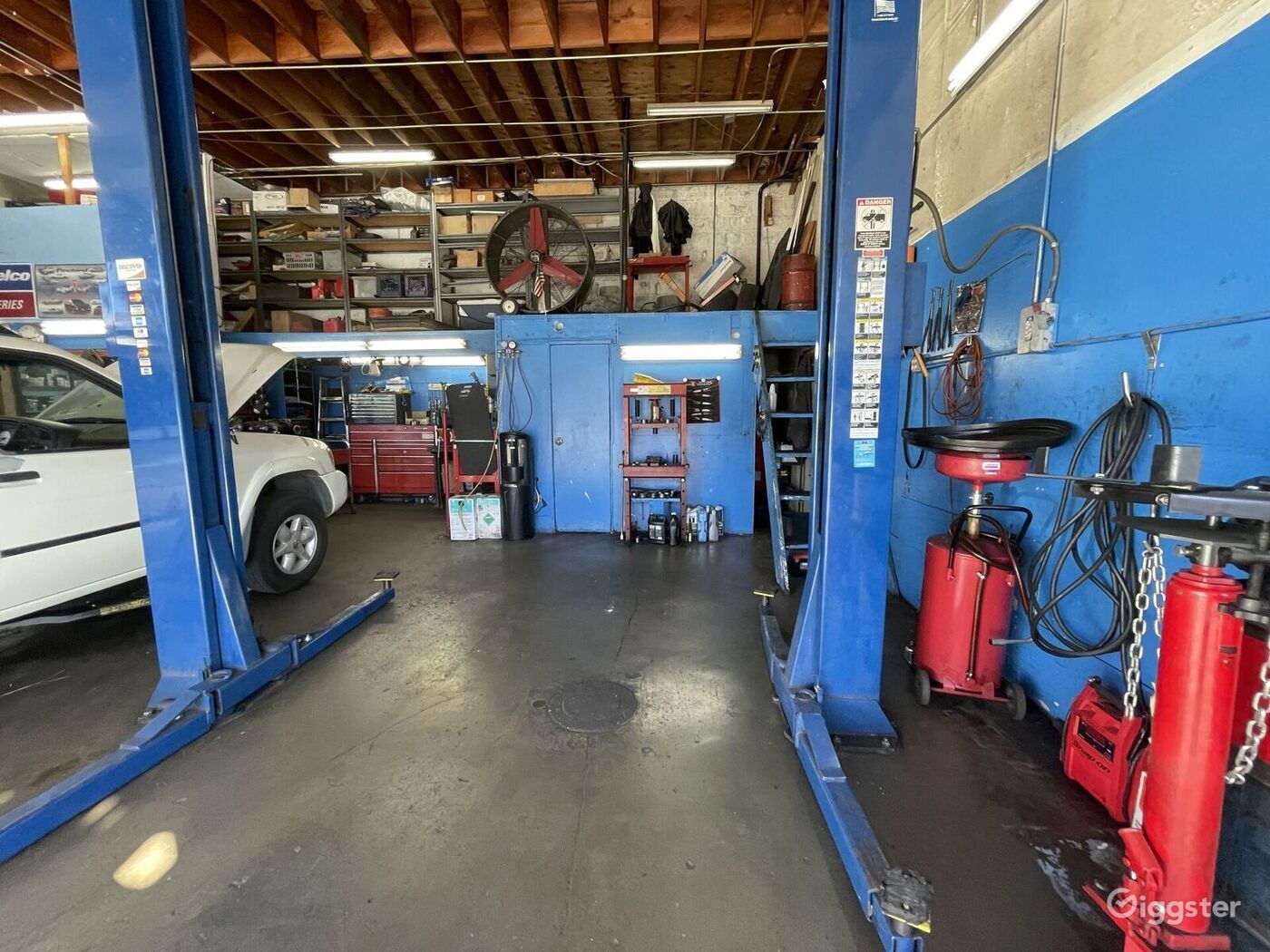 Autobody Shop With Two Bays | Rent this location on Giggster