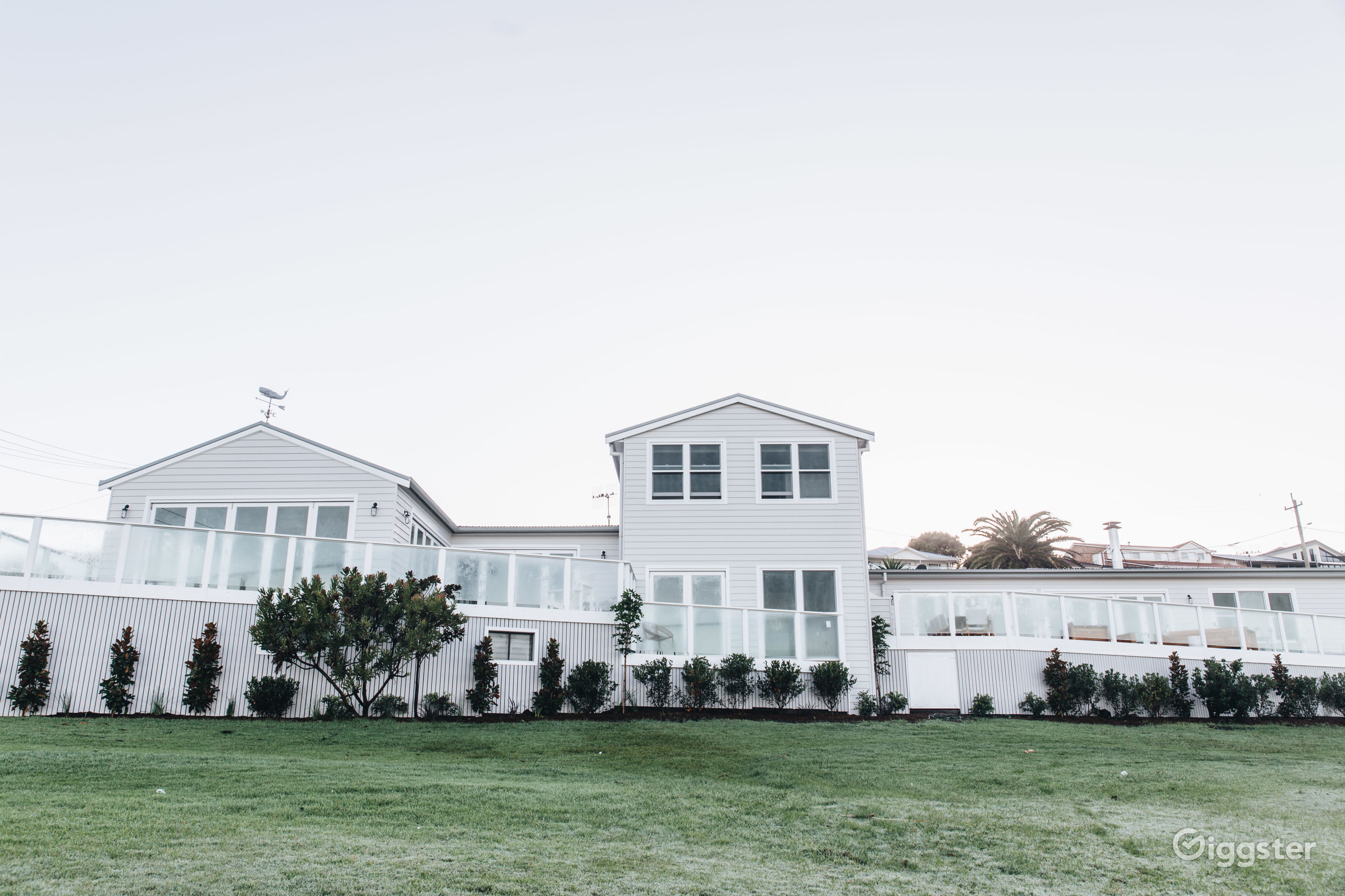 Beachfront House in Gerroa | Rent this location on Giggster