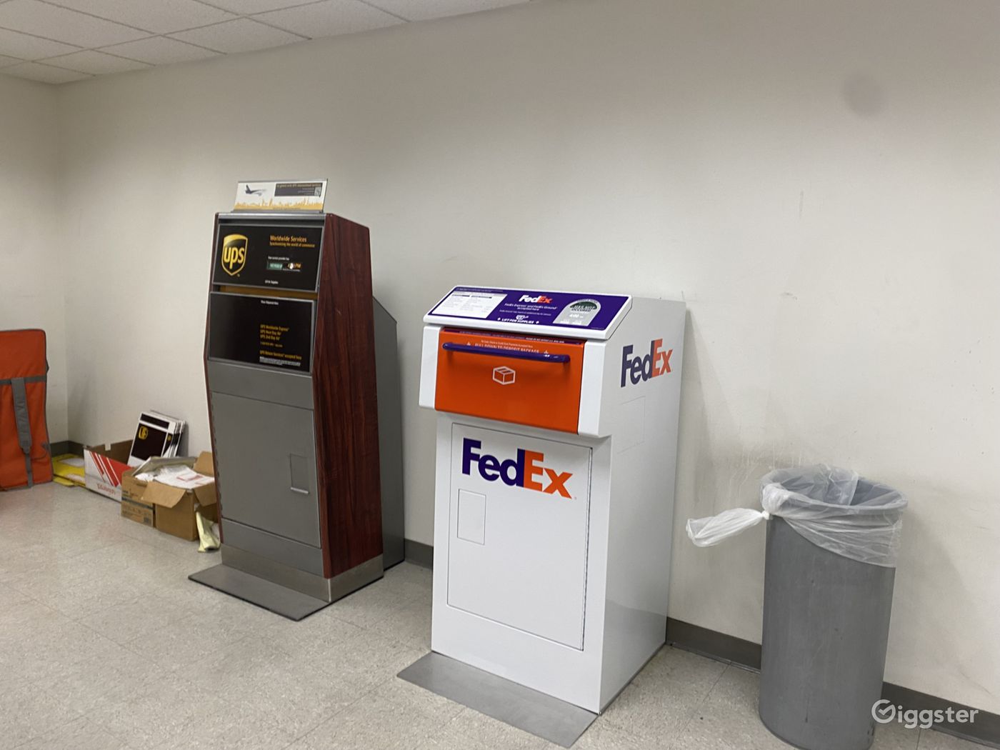 LARGE OFFICE MAILROOM (LAX) | Rent this location on Giggster