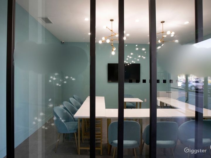 Modern Elegant Beauty Studio/Classroom | Rent this location on Giggster