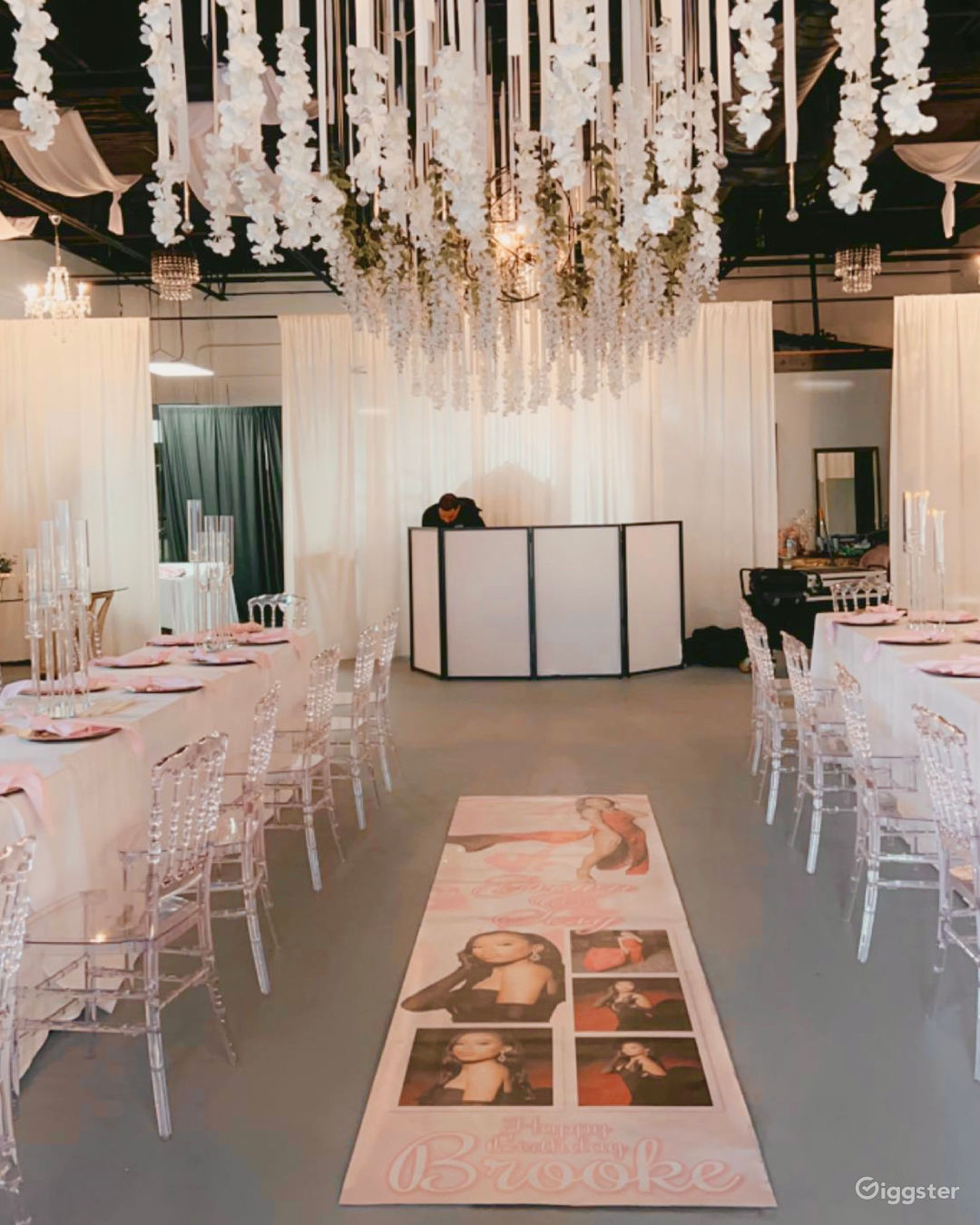 2200 SQFT Floral Room | Rent this location on Giggster