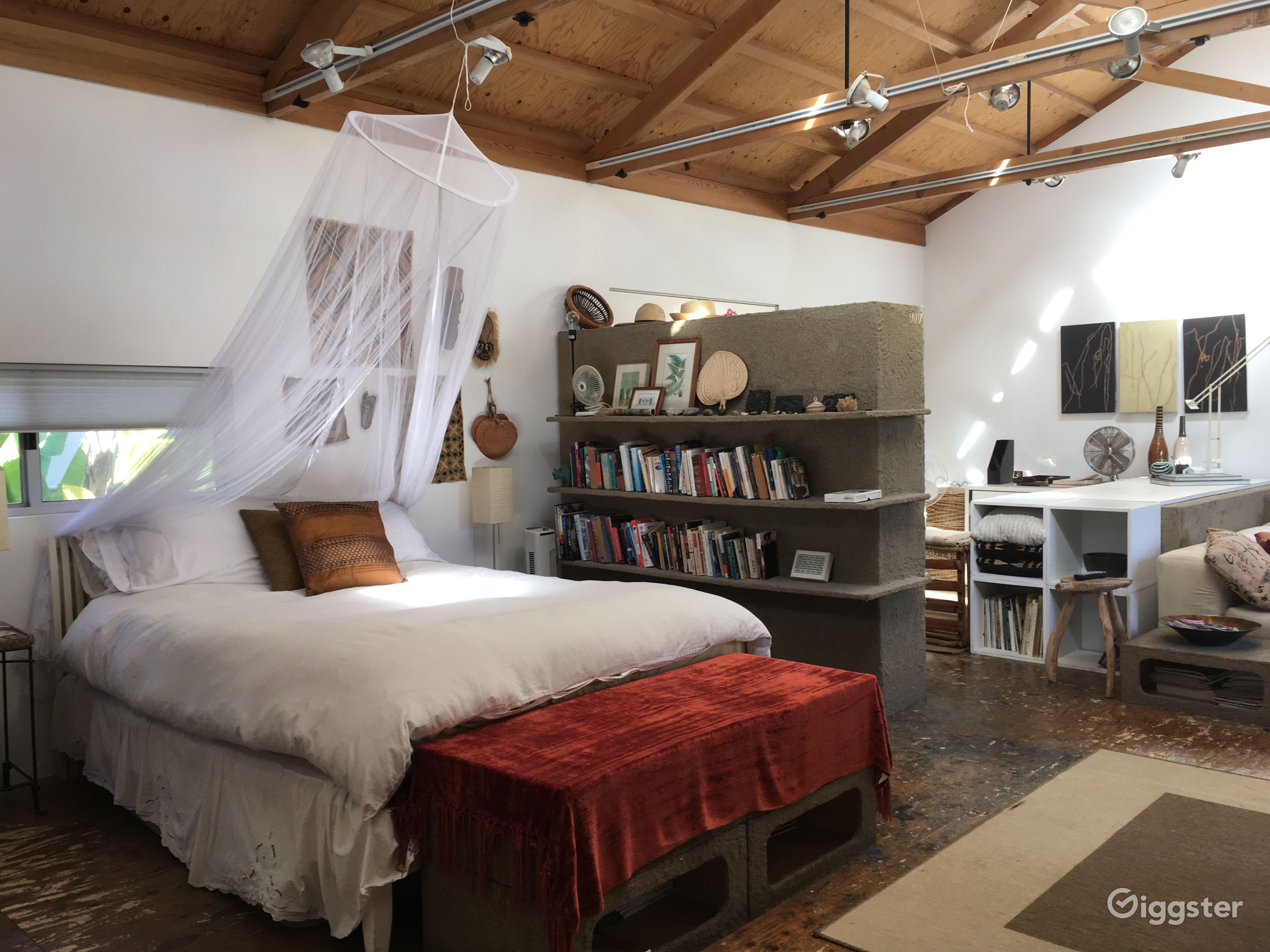 THE ART LOFT STUDIO & OPTIONAL SMALLER STUDIO | Rent this location on ...