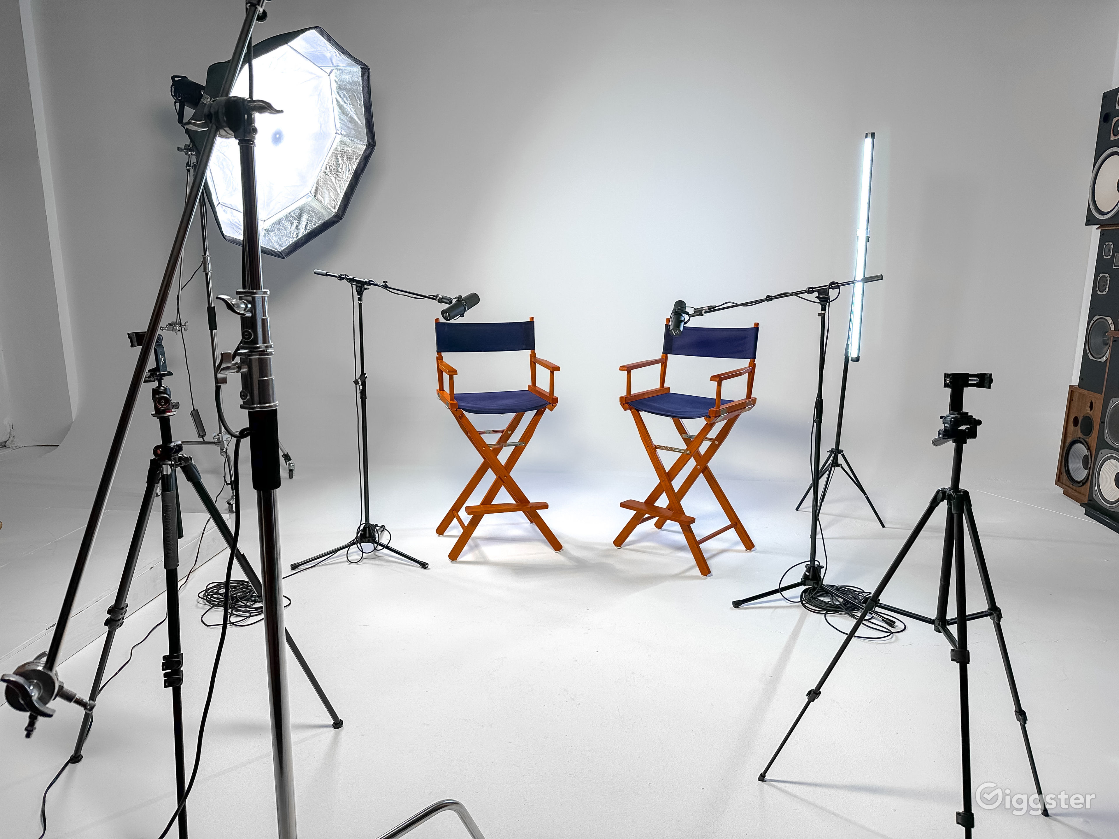 Multi-Sets studio with free Lighting | Rent this location on Giggster