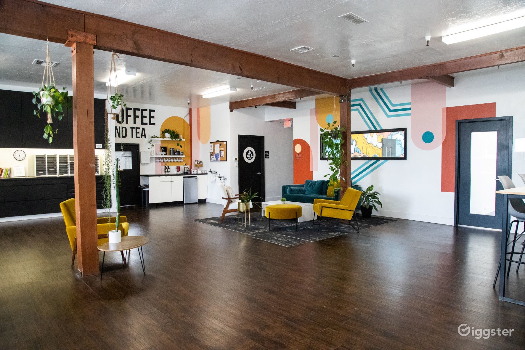 Open Meeting Area | Rent this location on Giggster