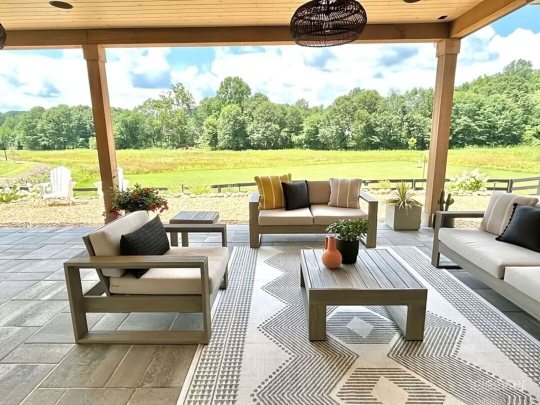 Scenic Countryside Backyard | Rent this location on Giggster