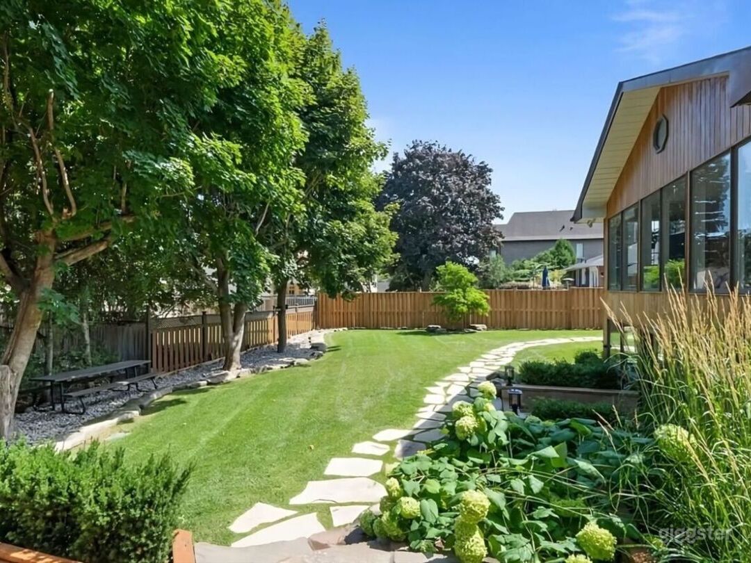 Expansive Backyard Haven | Rent this location on Giggster