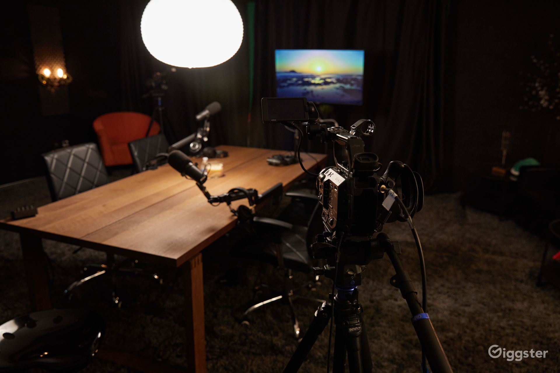 The BEST 10 Video Studio spaces for rent near me | Giggster