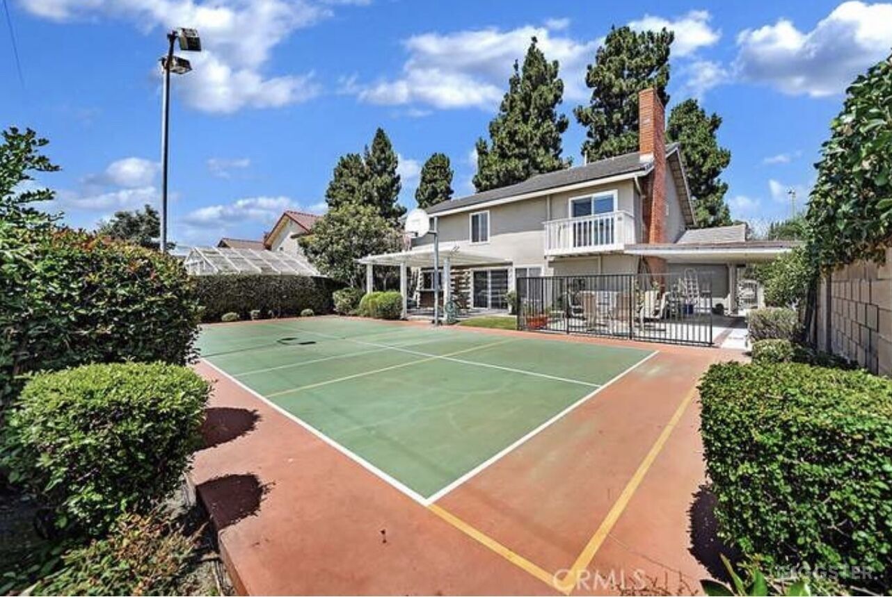 Pickleball Court backyard, 4 bedroom home | Rent this location on Giggster