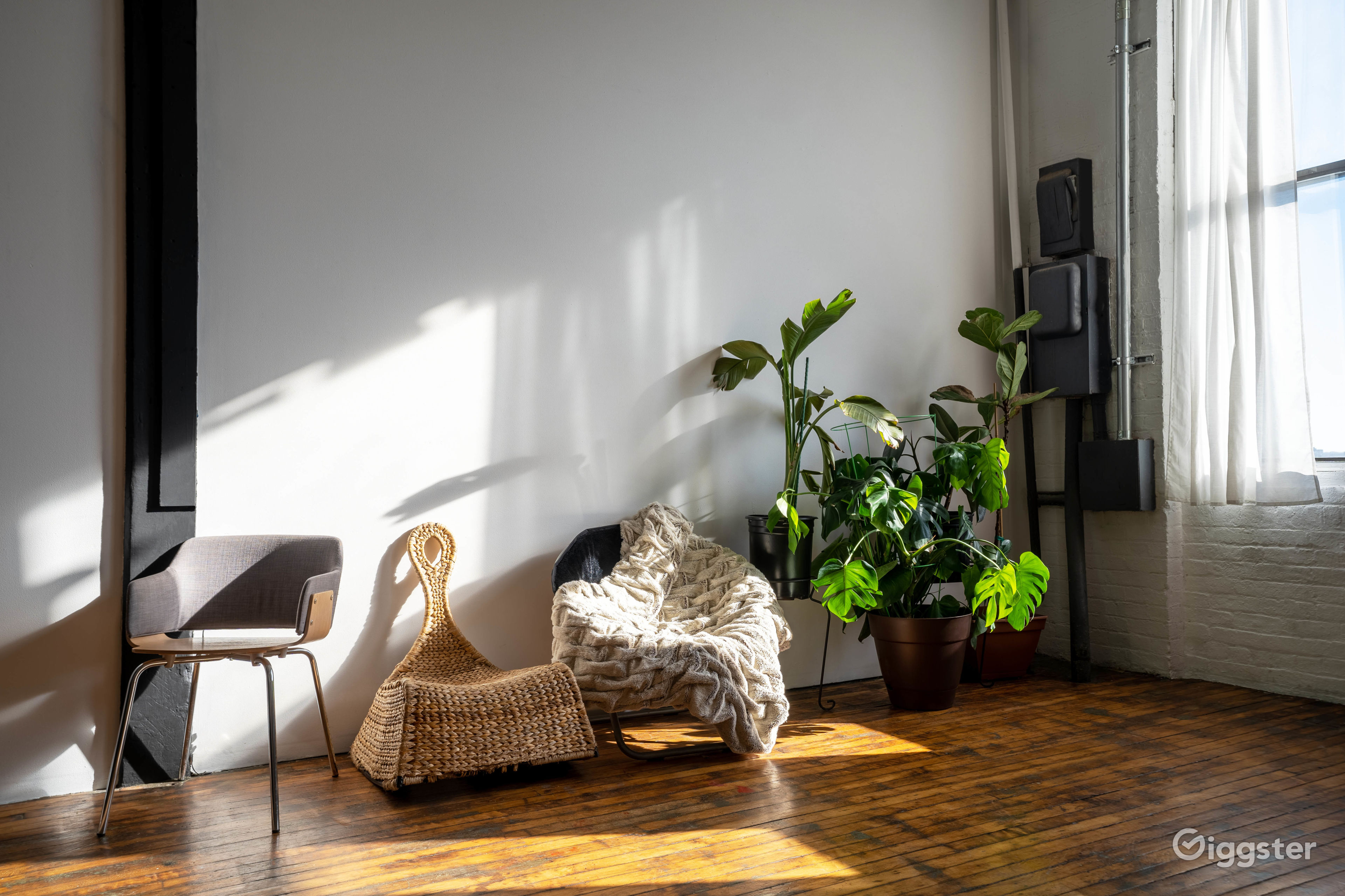 The BEST 10 Black Box locations to rent near me | Giggster