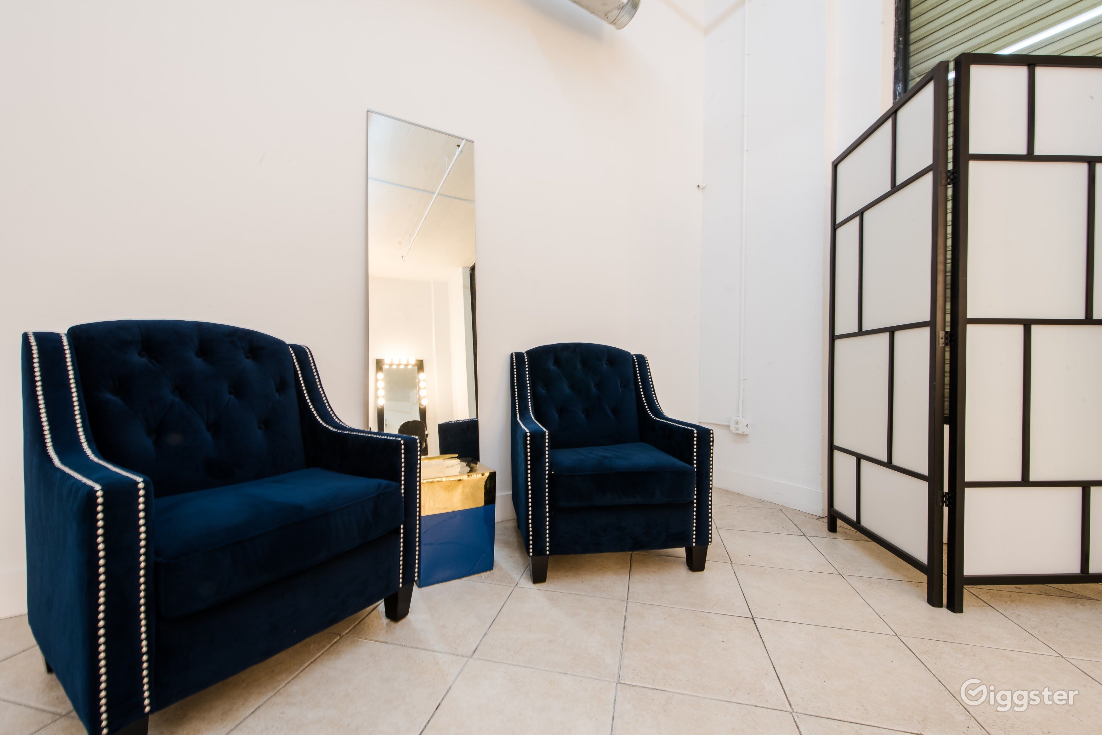 Daylight White Brick Warehouse Studio In LA | Rent this location on ...